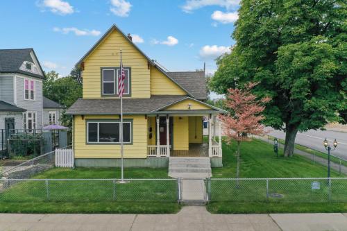 Maple Manor City Scene - Spokane, WA