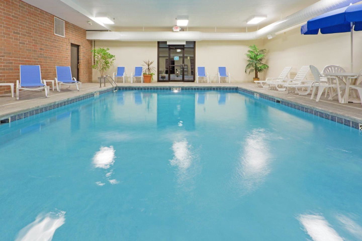 Holiday Inn Express Hotel & Suites Kent State University By Ihg - Akron, OH
