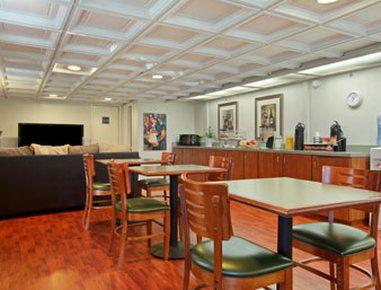 Travelodge By Wyndham Fairfield/napa Valley - Fairfield, CA