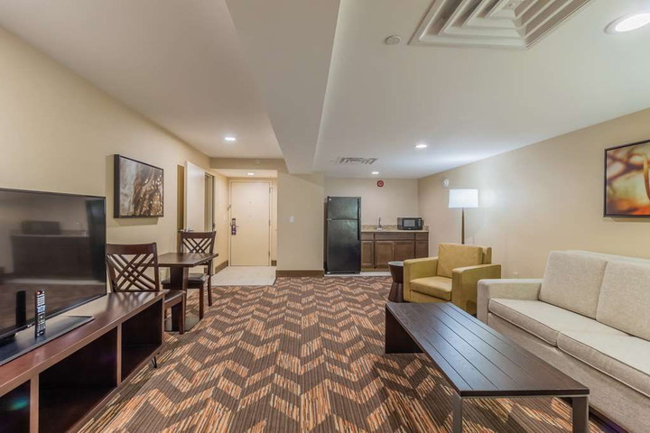 Doubletree By Hilton Lawrence - Lawrence, KS