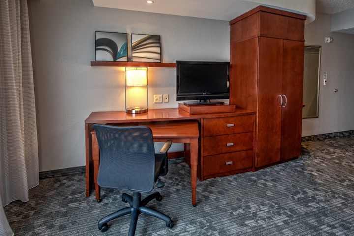 Courtyard By Marriott Newport News Airport - Yorktown, VA
