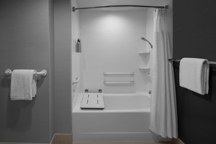 Courtyard By Marriott Los Angeles Burbank Airport - Burbank, CA