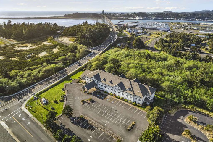 La Quinta Inn & Suites By Wyndham Newport - Newport, OR