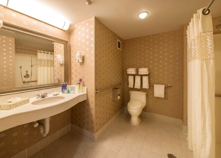 Hampton Inn & Suites Boston-crosstown Center - Dorchester, MA