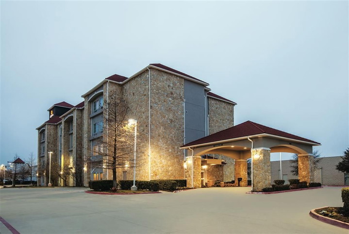 La Quinta Inn & Suites By Wyndham Mansfield Tx - Mansfield, TX