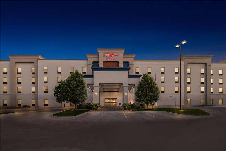 Hampton Inn Omaha/west Dodge Road (Old Mill) - Omaha, NE