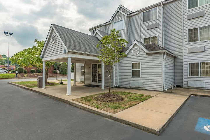 Motel 6 Charlotte University - Charlotte, NC