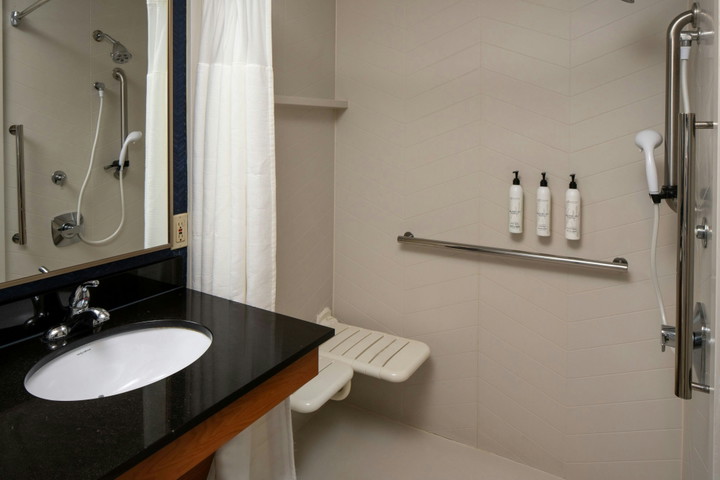 Fairfield Inn And Suites By Marriott Jackson Airport - Jackson, MS