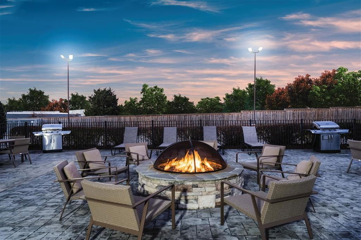 La Quinta Inn & Suites By Wyndham Chattanooga-hamilton Place - Harrison Bay State Park, Harrison