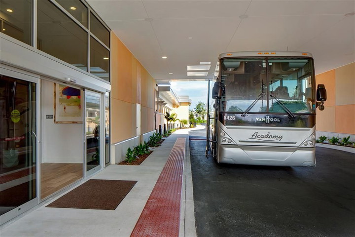 Hyatt House Across From Universal Orlando Resort - Orlando
