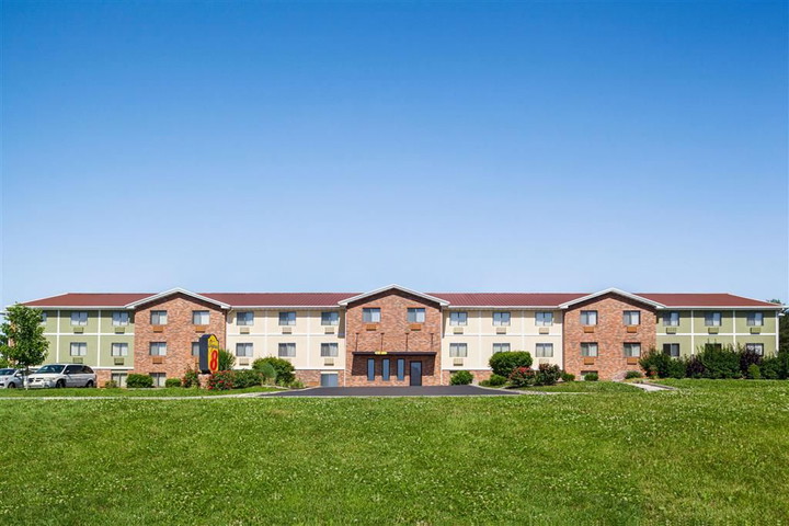 Super 8 By Wyndham Lenexa Overland Park/mall Area - Olathe, KS