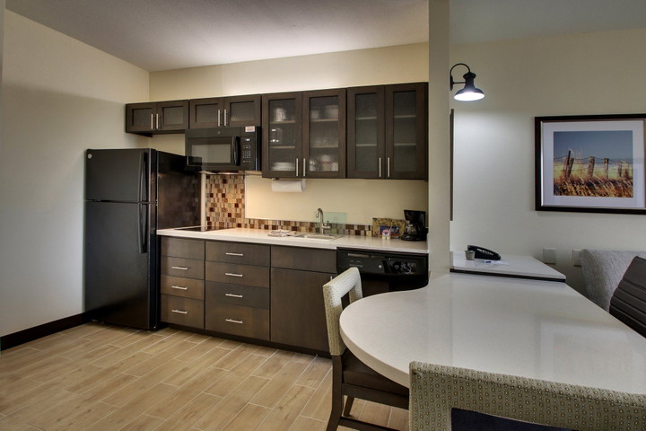 Candlewood Suites Wichita East By Ihg - Wichita, KS