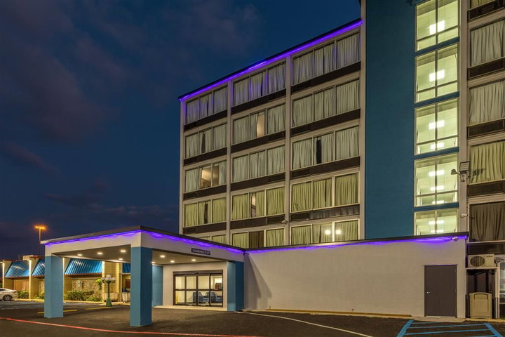 Baymont By Wyndham Laredo - Laredo, TX