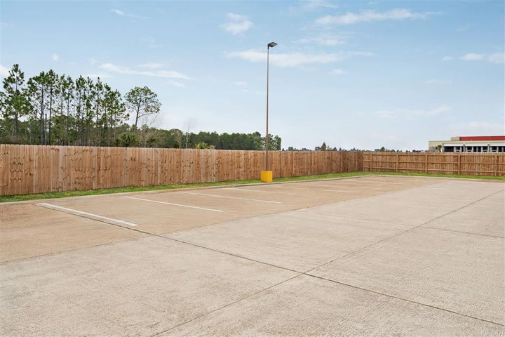 Super 8 By Wyndham Gulfport Airport Nw/near Biloxi - Gulfport, MS