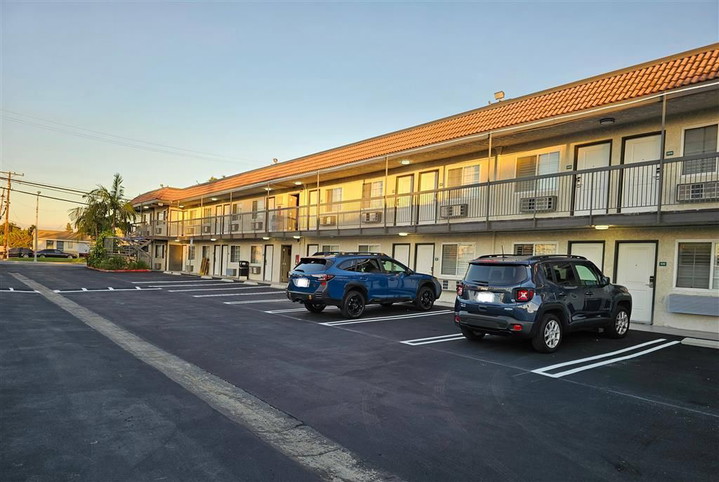 Travelodge By Wyndham Fullerton Near Anaheim - Brea, CA