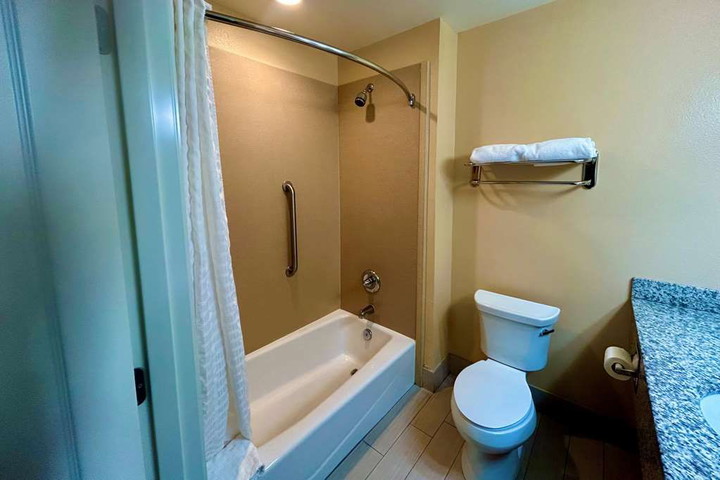 Wyndham Garden Lancaster Ca - Lancaster, CA