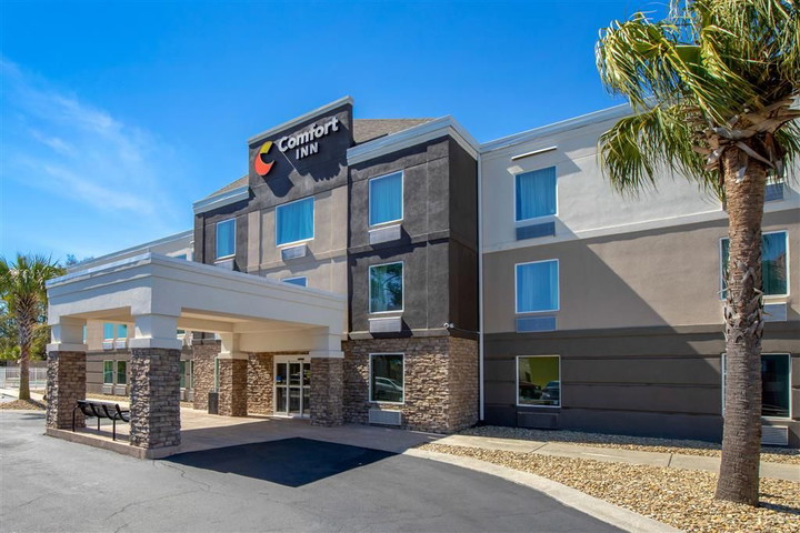 Comfort Inn N Myrtle Beach Barefoot Landing - Little River, SC