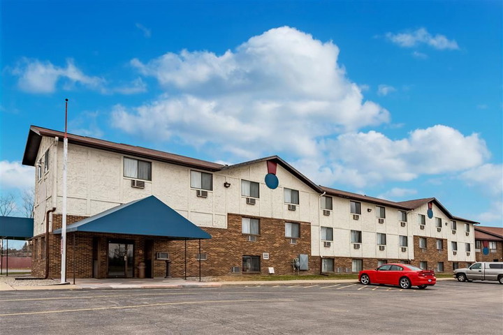 Econo Lodge Inn & Suites Auburn - Midland, MI