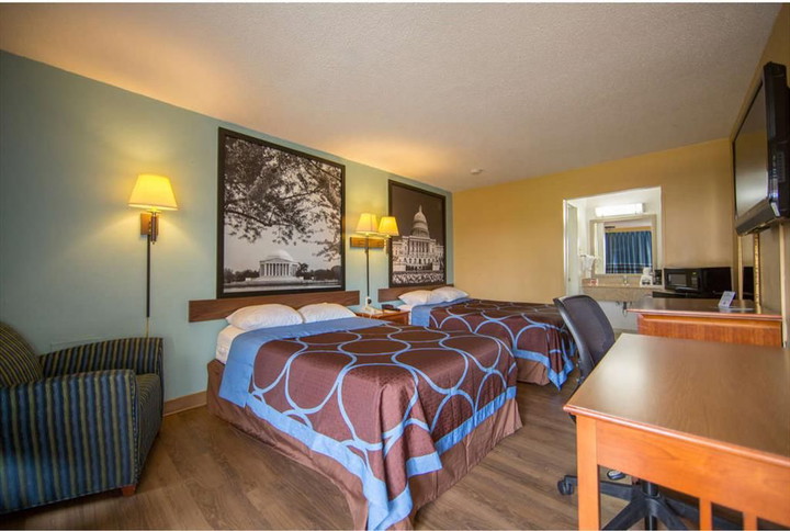 Super 8 By Wyndham Alexandria/washington D.c. Area - Alexandria, VA