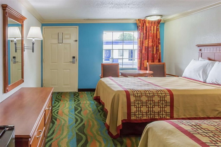 Days Inn By Wyndham Virginia Beach Town Center - Norfolk, VA