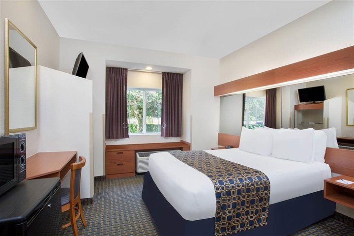 Microtel Inn & Suites By Wyndham Leesburg/mt Dora - Leesburg, FL
