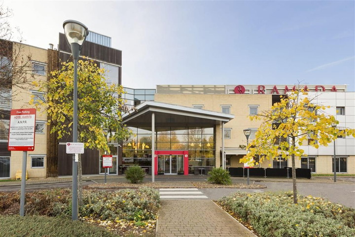 Ramada By Wyndham London North M1 - Barnet
