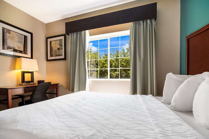 Surestay Plus By Best Western Topeka Northwest - Topeka, KS