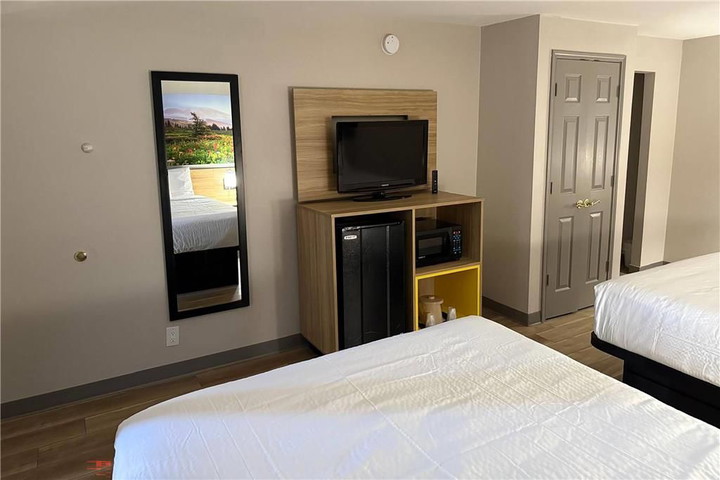 Days Inn By Wyndham Reno - Sparks, NV