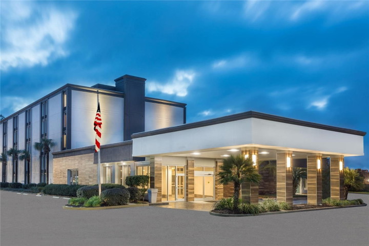 Wyndham Garden Summerville - Moncks Corner, SC