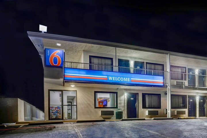 Motel 6 Denton - Denton, TX