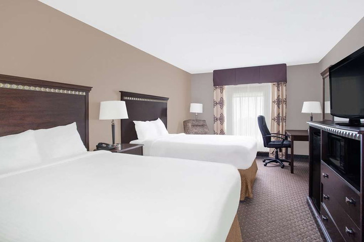 Baymont Inn & Suites By Wyndham San Marcos Outlet Malls - Wimberley, TX