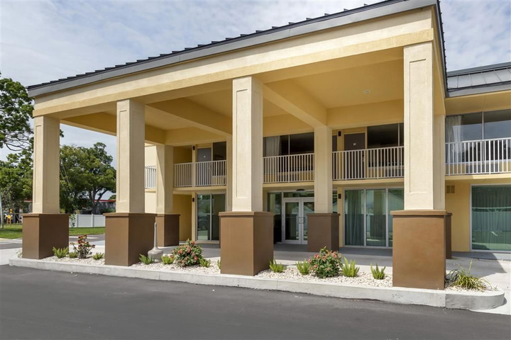 Quality Inn Saint Petersburg North-tampa Bay - Saint Petersburg, FL