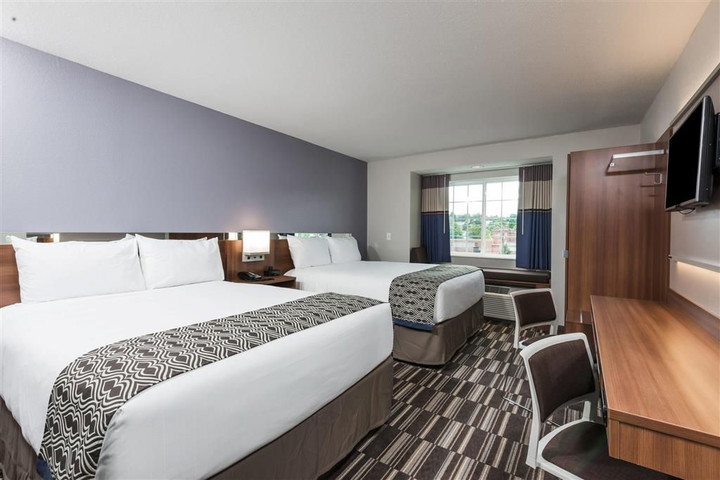 Microtel Inn & Suites By Wyndham Altoona - Altoona, PA