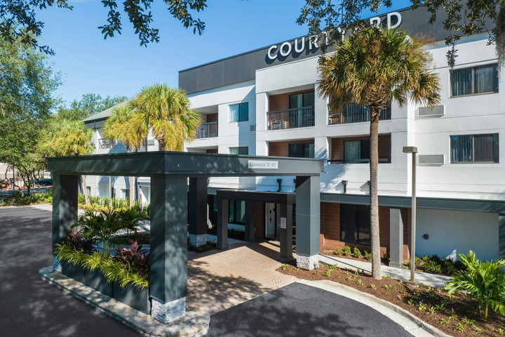 Courtyard By Marriott Tampa North I-75 Fletcher - Tampa, FL