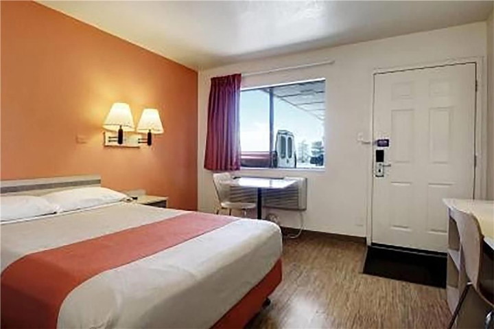 Super 8 By Wyndham Woods Cross/salt Lake City North - Farmington, UT