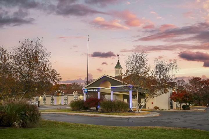 Best Western Mystic Hotel - Westerly, RI
