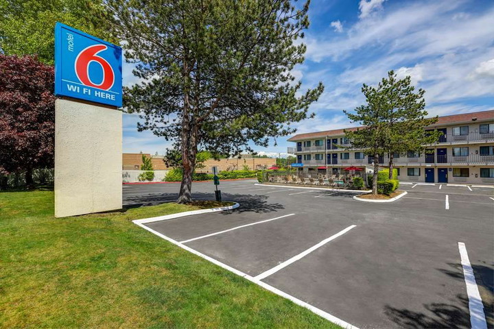 Motel 6 Seattle North Kirkland - Kirkland, WA