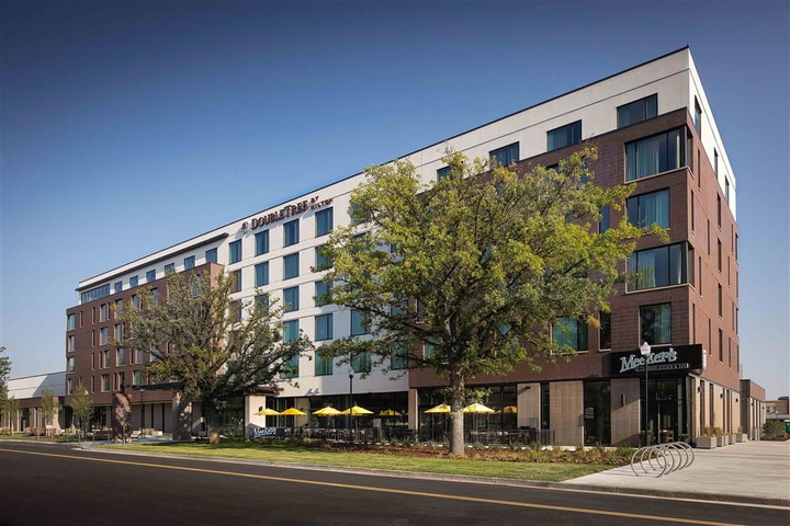 Doubletree By Hilton Greeley At Lincoln Park - Greeley, CO