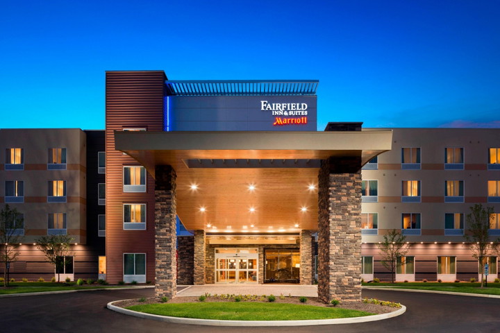Fairfield Inn And Suites By Marriott Akron Fairlawn - Akron, OH