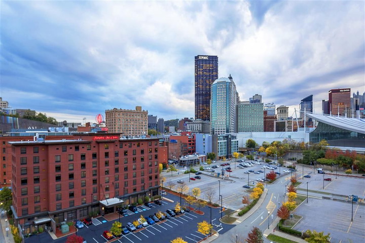 Hampton Inn & Suites Pittsburgh-downtown - Pittsburgh, PA