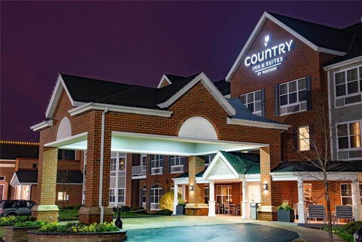 Country Inn & Suites By Radisson Milwaukee West (Brookfield) Wi - Brookfield, WI