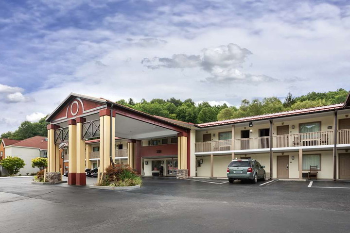 Best Western Mountainbrook Inn - Maggie Valley, NC