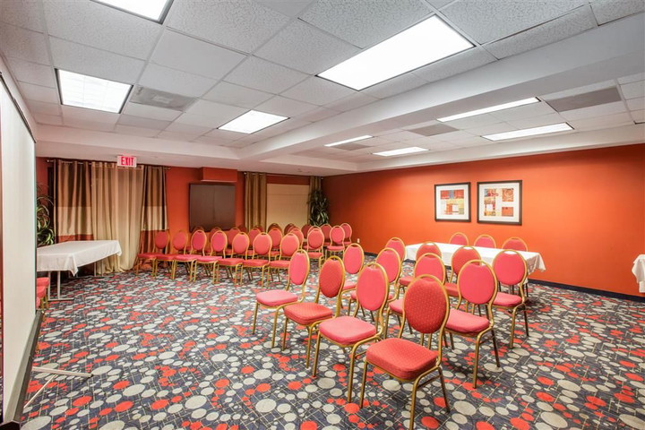 Comfort Suites Locust Grove - Hampton, GA