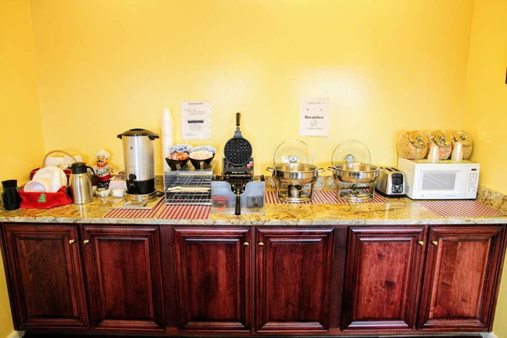 Country Hearth Inn & Suites Union City - Union City, TN
