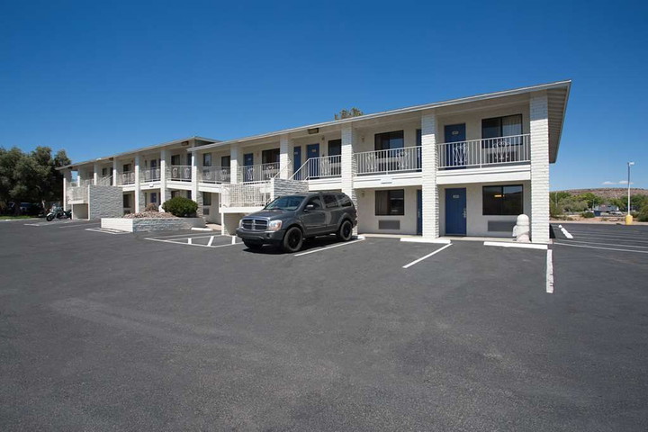 Motel 6 Kingman  Route 66 West - Kingman, AZ