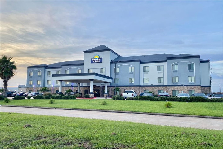 Days Inn & Suites By Wyndham Houston / West Energy Corridor - Richmond, TX