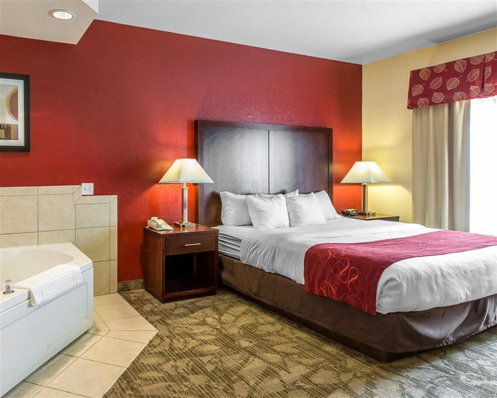Comfort Suites Palm Desert I-10 - Palm Desert, CA