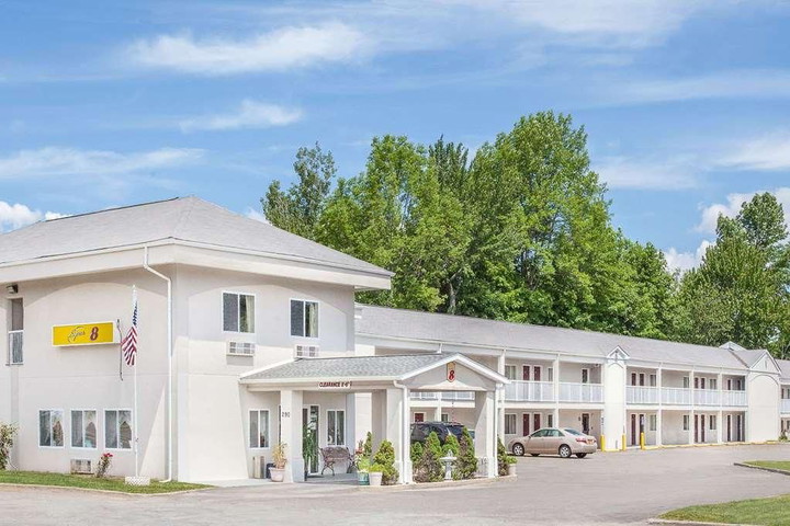 Super 8 By Wyndham Monticello Ny - Monticello, NY