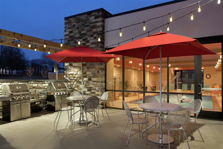 Home2 Suites By Hilton - Leavenworth Downtown - Leavenworth, KS