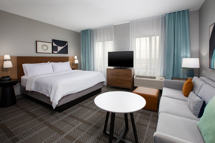 Staybridge Suites Ames By Ihg - Ames, IA